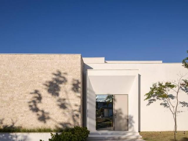 Casa de Alto Padrão no Villas do Golfe em Itu | 5 Suítes, Vista para Mata, Piscina Aquecida e Arquit