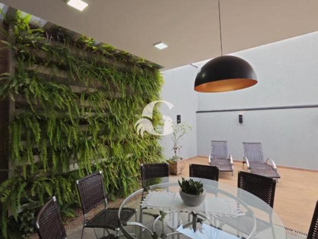 Casa de alto padrão à venda: 3 quartos, 3 suítes, 2 salas, 4 banheiros, 4 vagas, 200m² em Mogi Guaçu