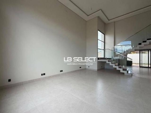 Casa de alto padrão à venda – 6 suítes, piscina aquecida e sauna Condomínio Jardim Versailles Ub