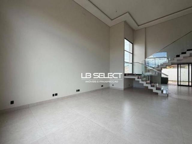 Casa de alto padrão à venda – 6 suítes, piscina aquecida e sauna Condomínio Jardim Versailles Ub