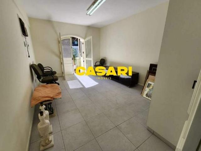 Casa de Alto Padrão à Venda 725 m² de área construída em terreno de 1.200 m² Parque Anchieta, São Be