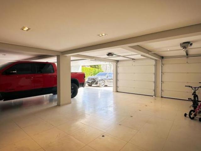 Casa de Alto Padrão à Venda, 824m² – Condomínio Estância Marambaia – Vinhedo/SP