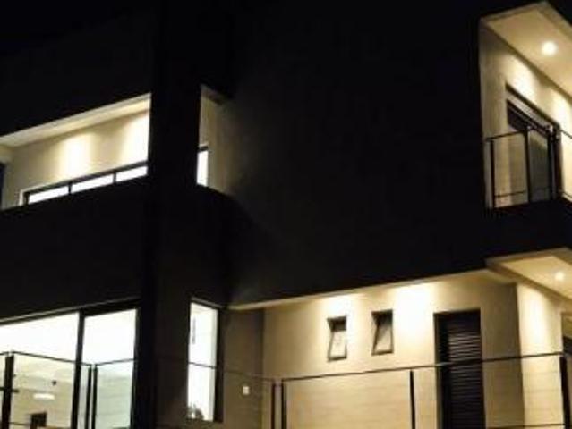 Casa de Alto Padrão à Venda | Colinas do Parahyba