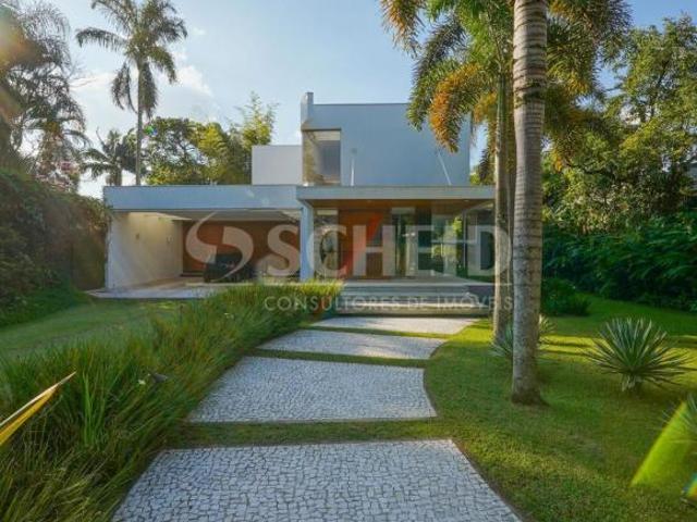 Casa de Alto Padrão à Venda com 1762m2 de terreno no Alto da Boa Vista, São Paulo
