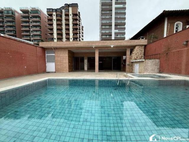 Casa de Alto Padrão à Venda com 3 Dormitórios, Suítes, Piscina e Espaço Gourmet