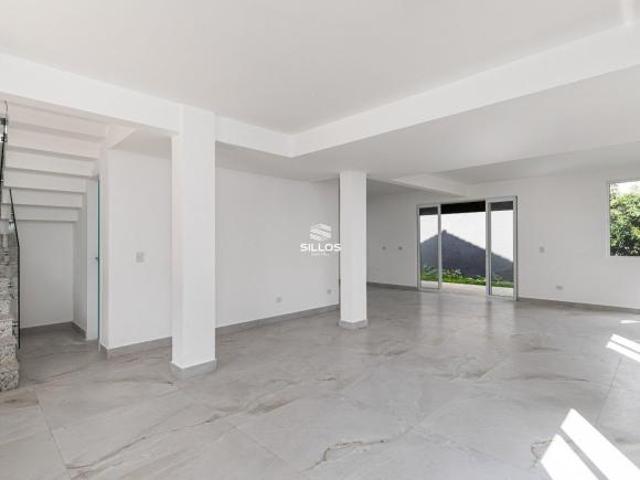 Casa de Alto Padrão à venda com 3 suítes em Santa Felicidade em Curitiba