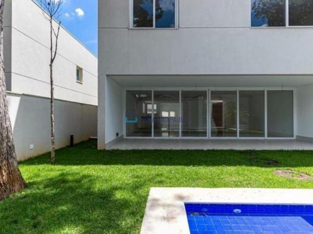 Casa de alto padrão à venda com 4 quartos, 4 suítes, 5 vagas, em Granja Julieta