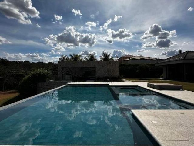Casa de Alto Padrão à venda, com 5 quartos, vista e total integração, no Condomínio Fazenda Vila Rea