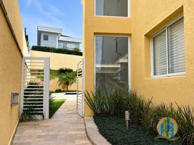 CASA DE ALTO PADRÃO À VENDA – CONDOMÍNIO NEW VILLE