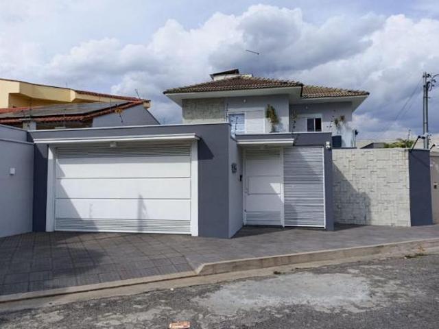 CASA DE ALTO PADRÃO À VENDA – BAIRRO FÁTIMA I Pouso Alegre MG