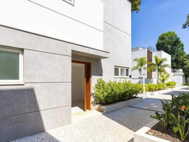 Casa de Alto Padrão à Venda – Granja Julieta | 4 Suítes | 524 m² | Condomínio Exclusivo
