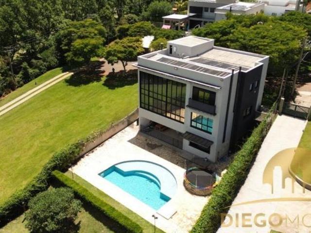 CASA DE ALTO PADRÃO À VENDA EM CONDOMÍNIO À BEIRA DA REPRESA