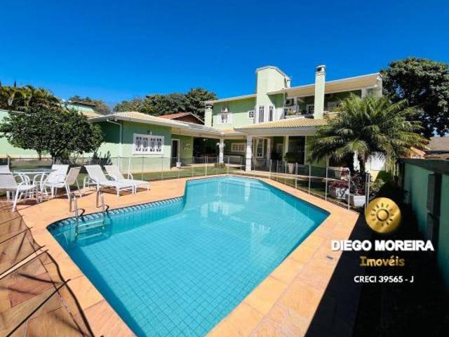 Casa de alto padrão à venda em condominio Shambala 1