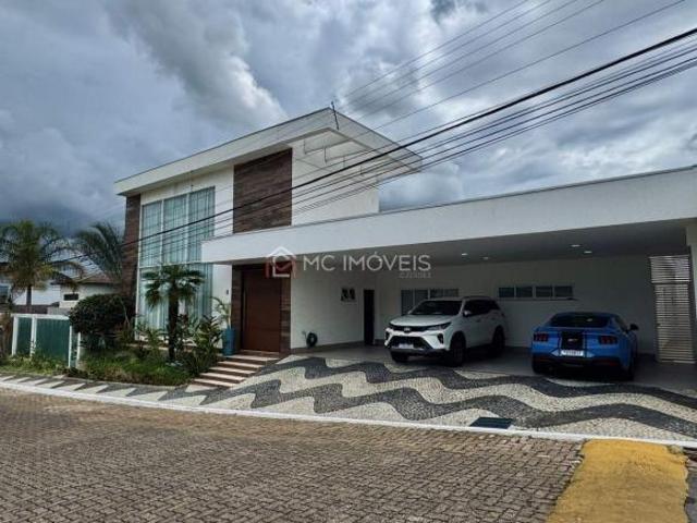 Casa de Alto Padrão à Venda em Arniqueira | Condomínio Residencial Serra Grande
