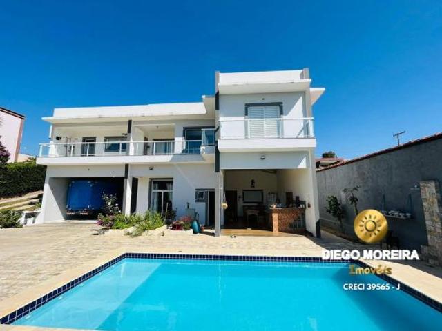 Casa de alto padrão à venda em Atibaia