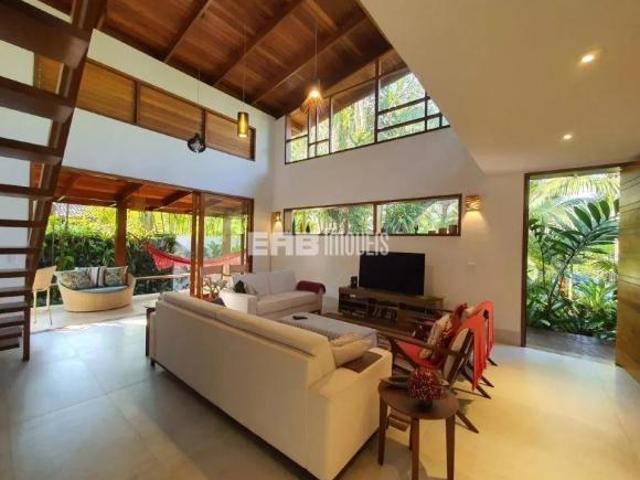 Casa de alto padrão à venda em Itamambuca, com 3 dormitórios