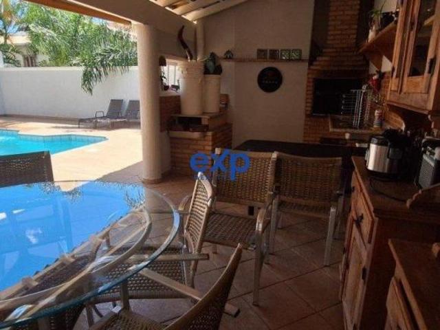 Casa de Alto Padrão à Venda em Valinhos SP | 495m² | 3 Suítes + Apartamento Independente | Condomíni