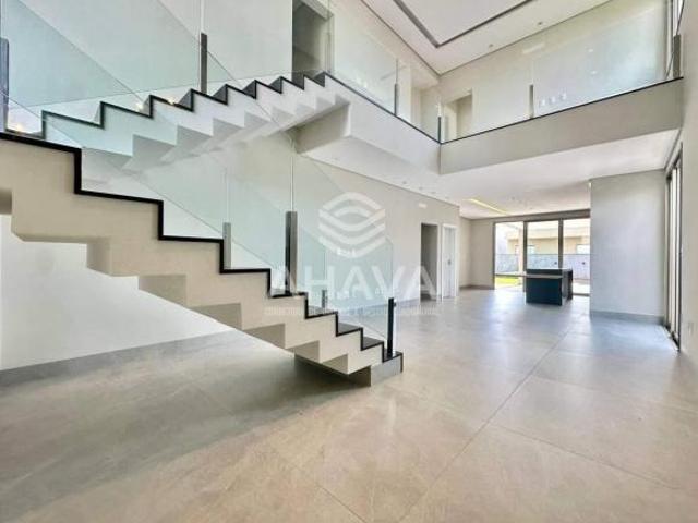 Casa de Alto Padrão à Venda em Vespasiano com 4 Suítes, 405m², Gran Park