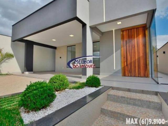 Casa de Alto Padrão à Venda em Vicente Pires ? 3 Suítes, Localização Privilegiada