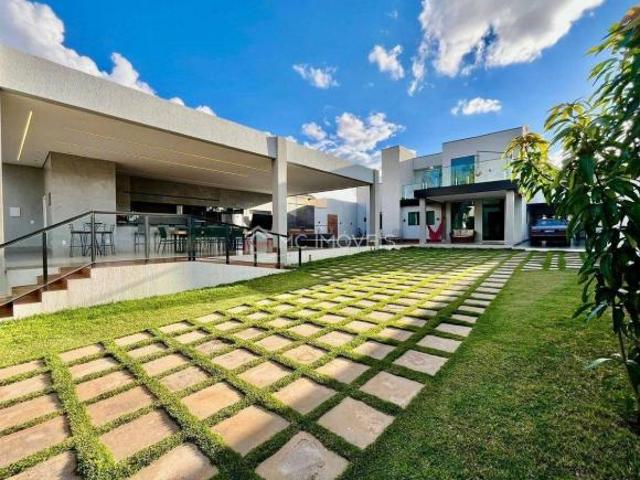 Casa de Alto Padrão à Venda em Vicente Pires – Rua 12 | 3 Suítes | Piscina Aquecida | Garagem para 1
