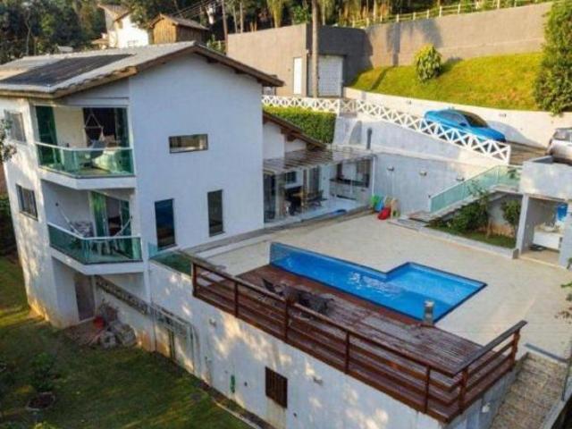 Casa de Alto Padrão à venda ou locação na Serra da Cantareira | 1.000 m² | 4 suítes | 6 vagas!