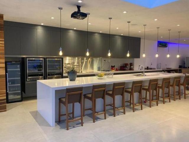 Casa de Alto Padrão à Venda Luxo, conforto e tecnologia em um só lugar