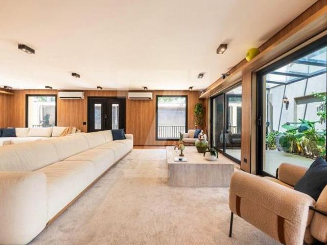 Casa de Alto Padrão a Venda Morumbi 330 m² 3 dormitórios 3 suítes 4 vagas
