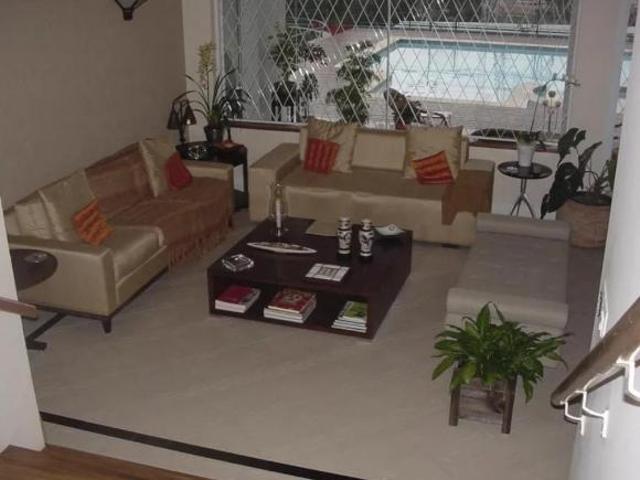 CASA DE ALTO PADRÃO A VENDA NO CONDOMÍNIO VALE SANTA FÉ VINHEDO SP