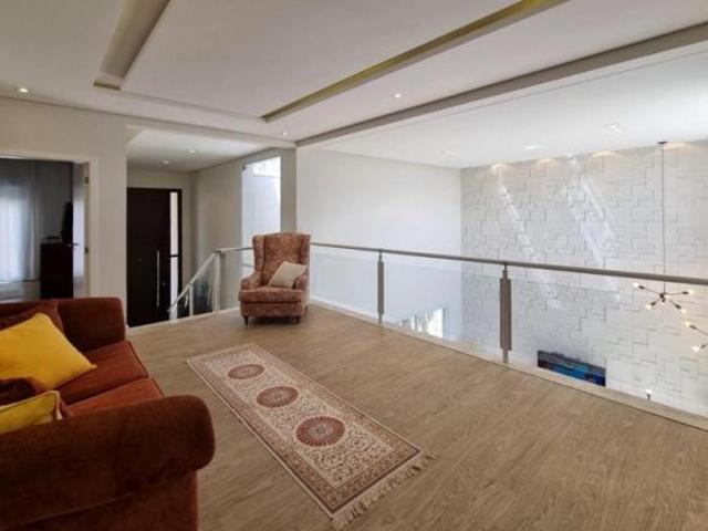 Casa de alto padrão à venda no Condomínio Alpes de Vinhedo