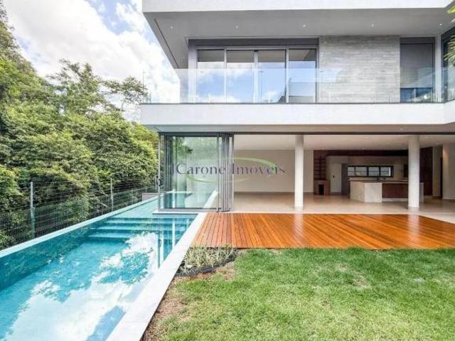 Casa de alto padrão à venda no Condomínio Alphaville Nova Esplanada, em Votorantim/SP, com 387 m² de