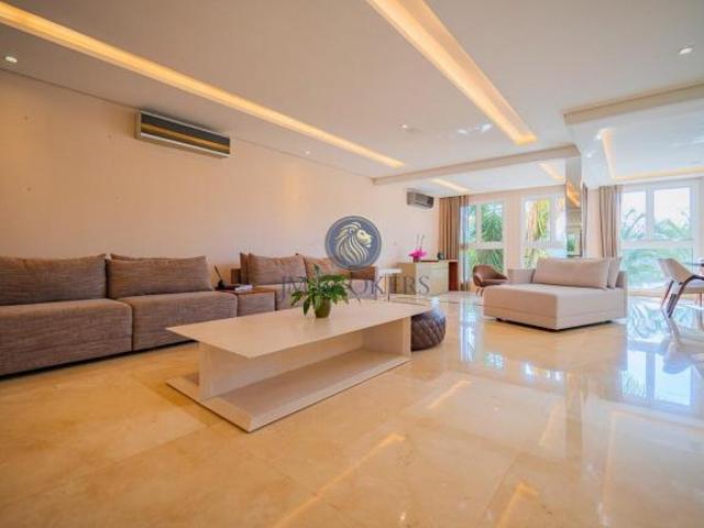 Casa de alto padrão à venda no condomínio Alphaville Conde II, Alphaville, 5 suítes, 6 vagas e 560m²