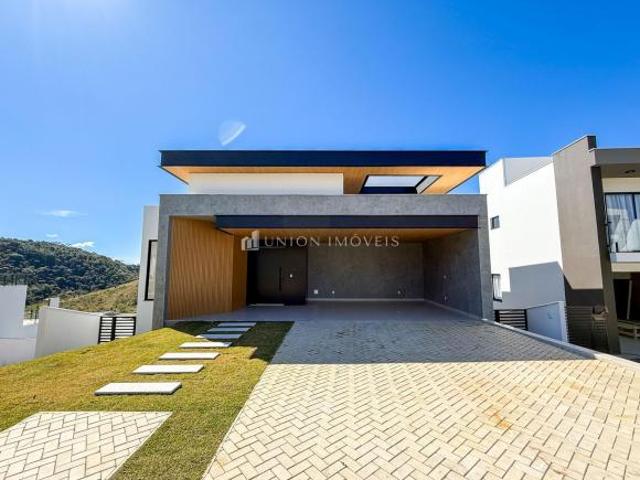 Casa de alto padrão à venda no condomínio Alphaville em Juiz de Fora/MG