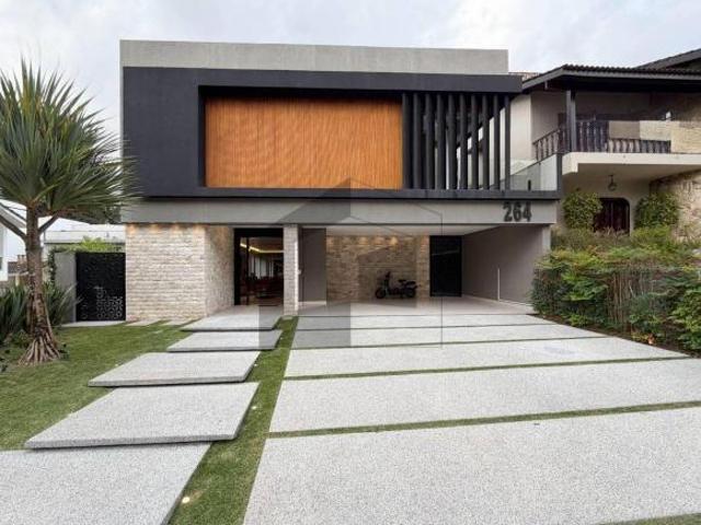 Casa de Alto Padrão à Venda no Condomínio Arujá 5 – Arujá | 4 Suítes | Mobiliada | Automação Complet