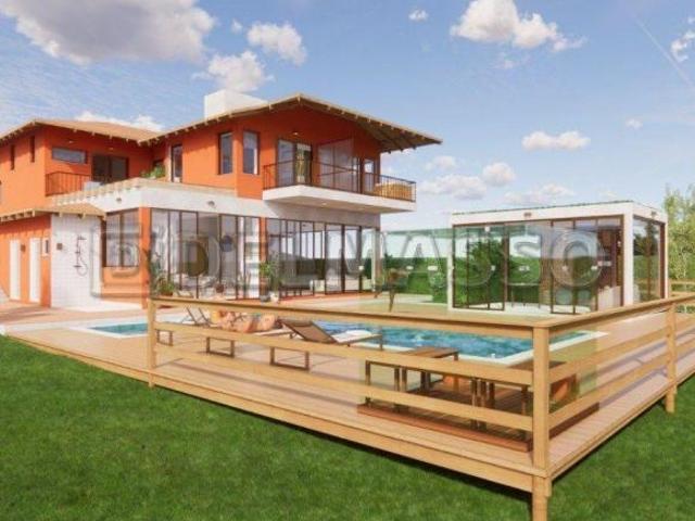 Casa de alto padrão à venda no Condomínio Colinas de Ibiúna!