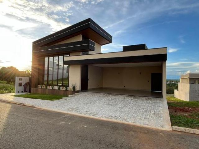 Casa de Alto Padrão à Venda no Condomínio Del Fiore em Caldas Novas GO