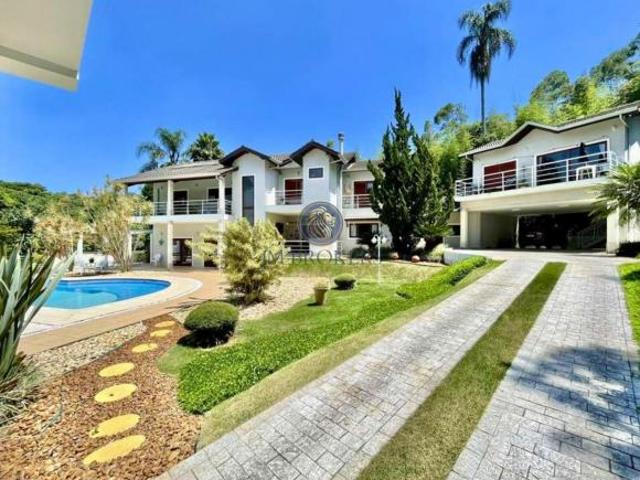 Casa de alto padrão à venda no condomínio Dom Henrique II, Granja Viana, 5 suítes, 7 vagas e 618m² d