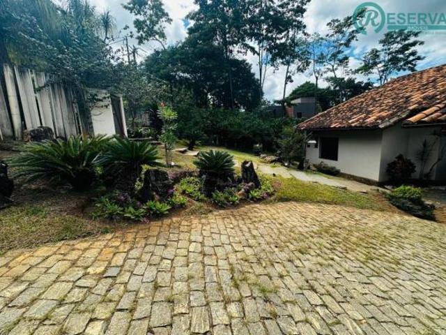 Casa de Alto Padrão à Venda no Condomínio Estância das Amendoeiras
