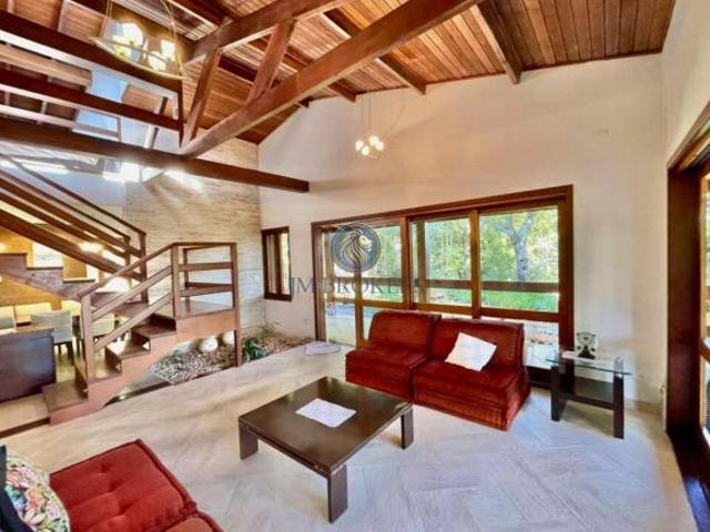 Casa de alto padrão à venda no condomínio Fazendinha, Granja Viana, 5 quartos, 3 suítes, 8 vagas e 4
