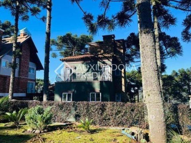 Casa de Alto Padrão à Venda no Condomínio fechado Gramado