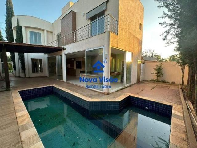 Casa de Alto Padrão à Venda no Condomínio Flamboyant II Uberaba MG