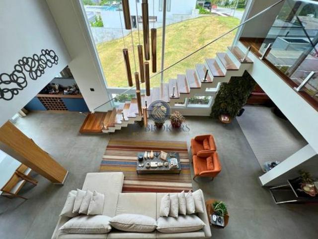 Casa de alto padrão à venda no condomínio Gênesis 02, Alphaville, 3 suítes, 3 vagas e 300m² de área