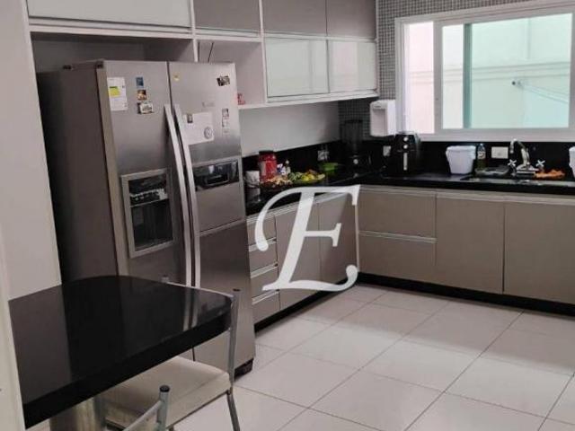 Casa de Alto Padrão à Venda no Condomínio Gênesis 1 – 4 Suítes, Piscina e Área Gourmet