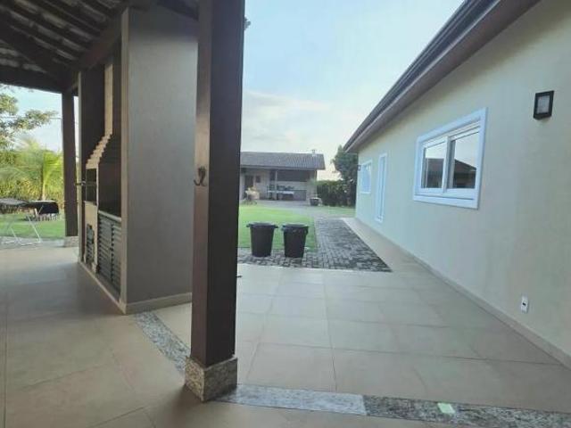 CASA DE ALTO PADRÃO À VENDA NO CONDOMÍNIO MONTE SERRAT R$ 1.900.000,00