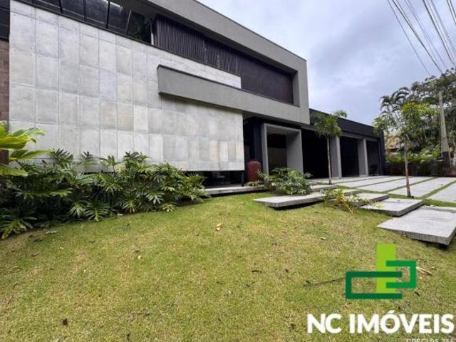 Casa de Alto Padrão à Venda no Condomínio Park Imperial Caraguatatuba