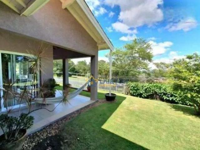 Casa de Alto Padrão à Venda no Condomínio Parque das Garças I em Atibaia/SP