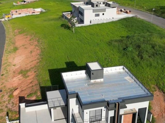 Casa de Alto Padrão à Venda no Condomínio Portal Lamis!
