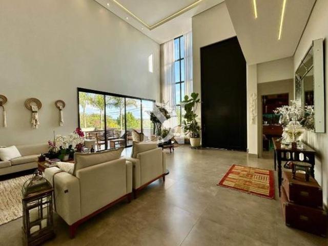 Casa de Alto Padrão à Venda no Condomínio Plaza Athénée – Itu/SP Vista para o lago, 5 suítes, elevad