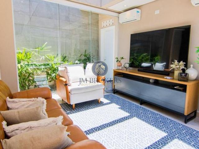 Casa de alto padrão à venda no condomínio São Paulo II, Granja Viana, 4 quartos, 2 suítes, 4 vagas e