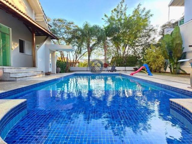 Casa de alto padrão à venda no condomínio São Paulo II, Granja Viana, 4 quartos, 2 suítes, 7 vagas d