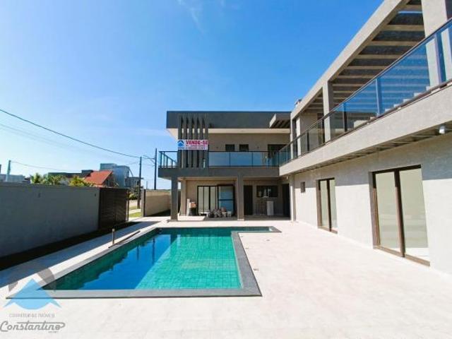 Casa de Alto Padrão à Venda no Coroados Guaratuba PR: 6 quartos sendo 5 suítes, Vista mar, 350 m² de